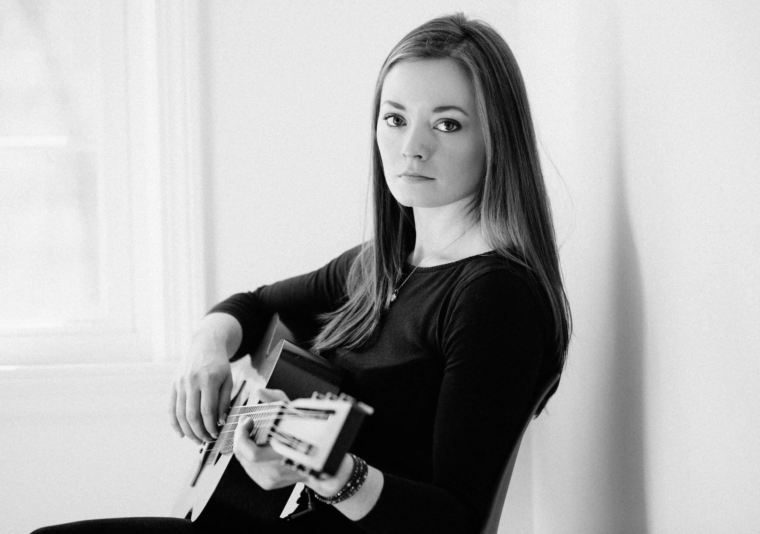 About — Lindsay Straw