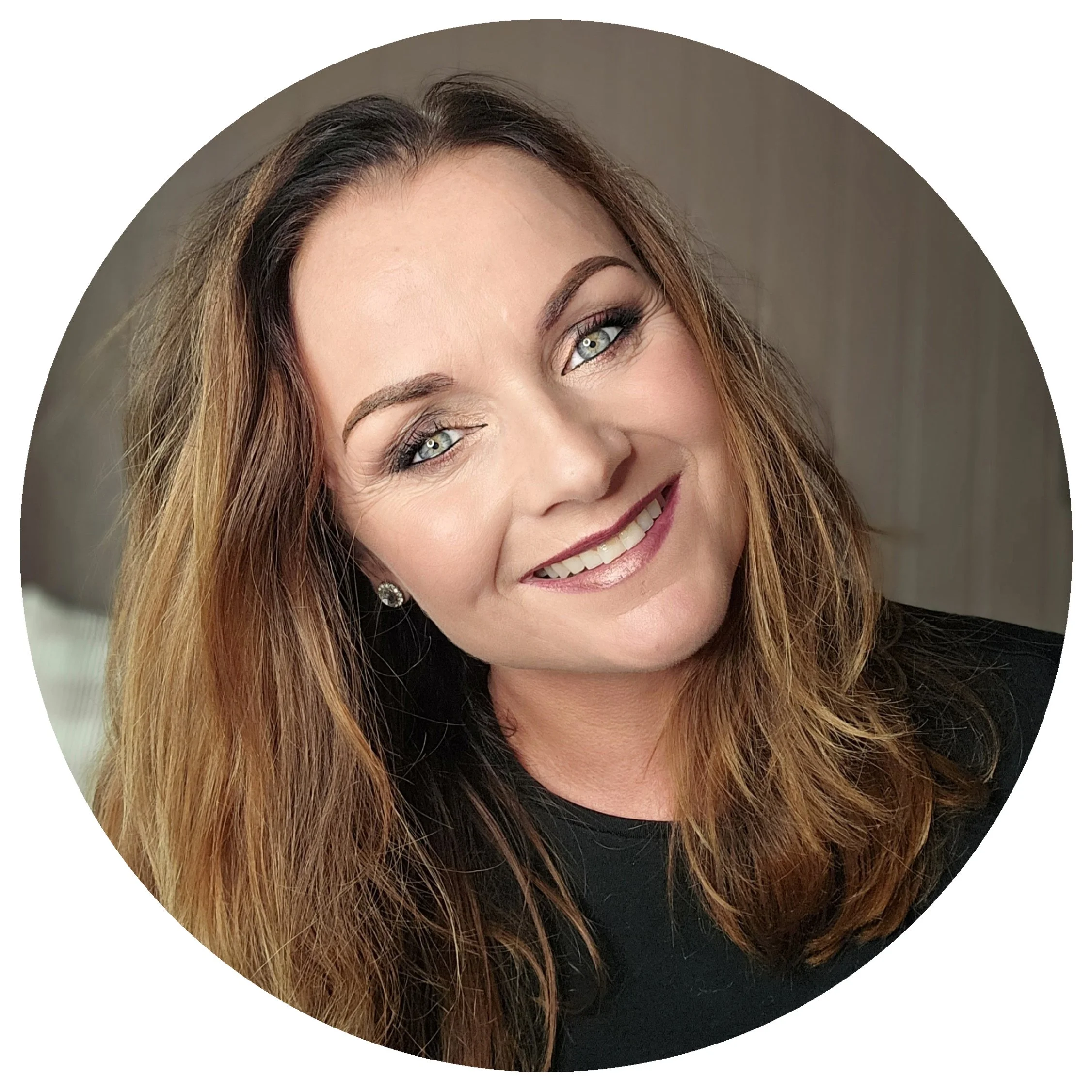 Hvem? — Blondie Salongen