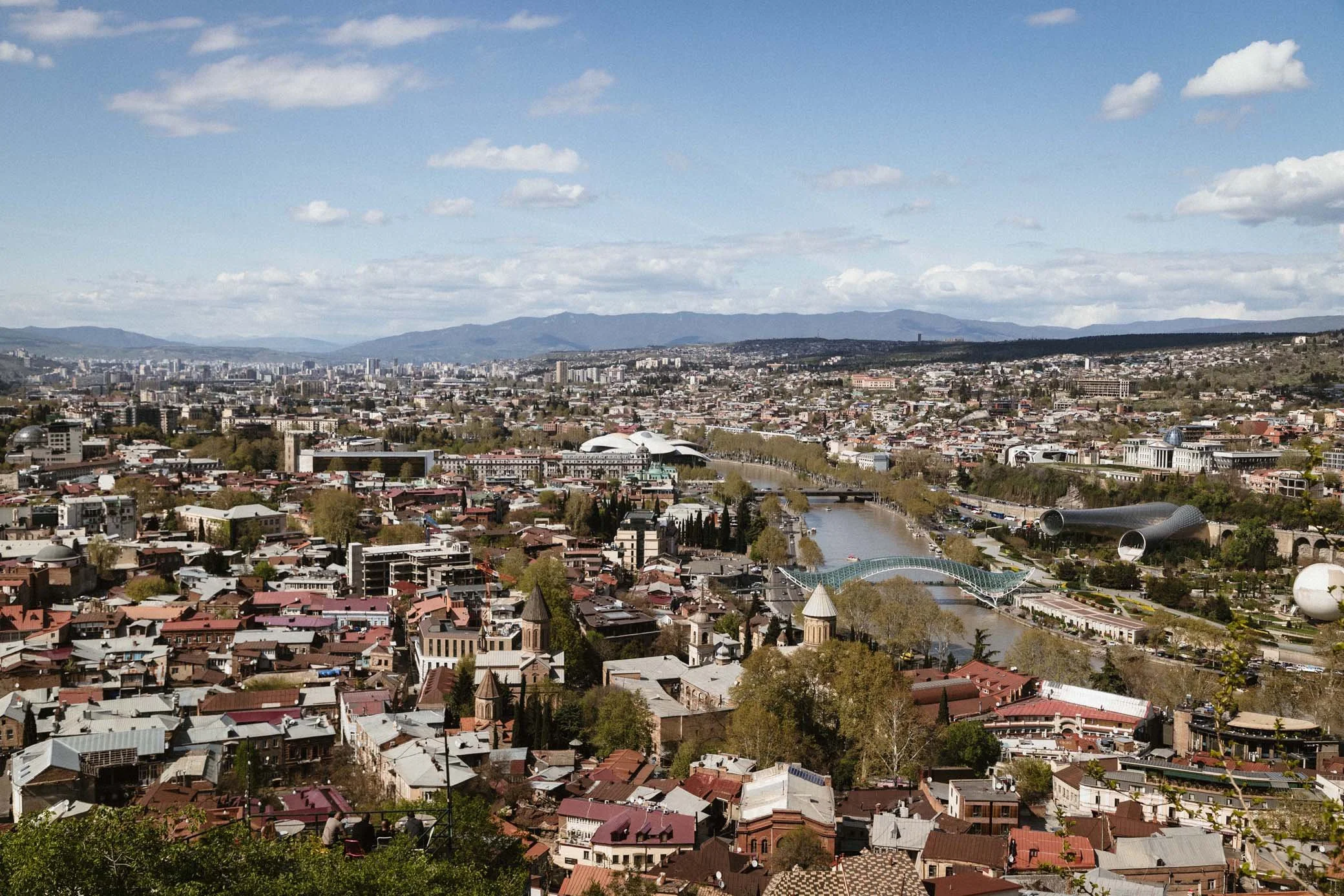 O que Fazer em Tbilisi: 15 Atrações Imperdíveis - Eduardo & Mônica