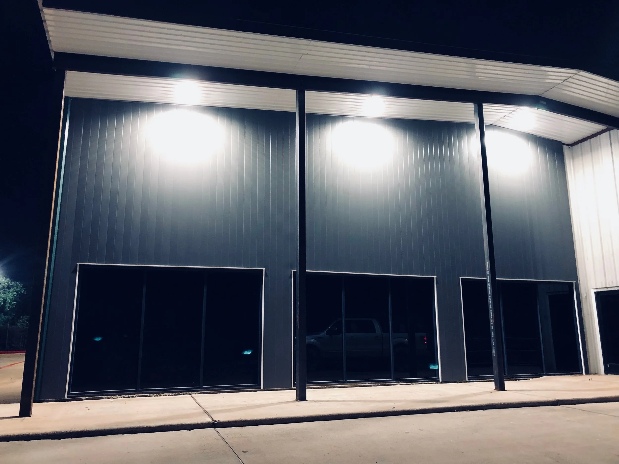 Industrial Metal Roofing Repair & Waterproofing Contractor Services ...