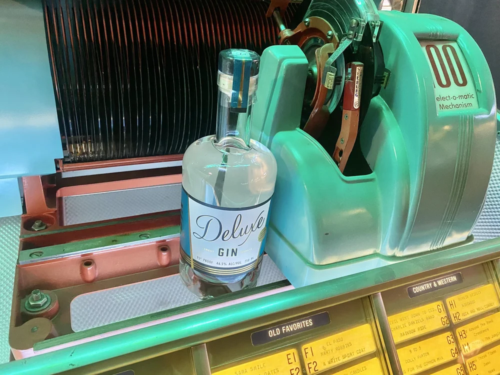 Deluxe Gin — Oregon Grain Growers Brand Distillery