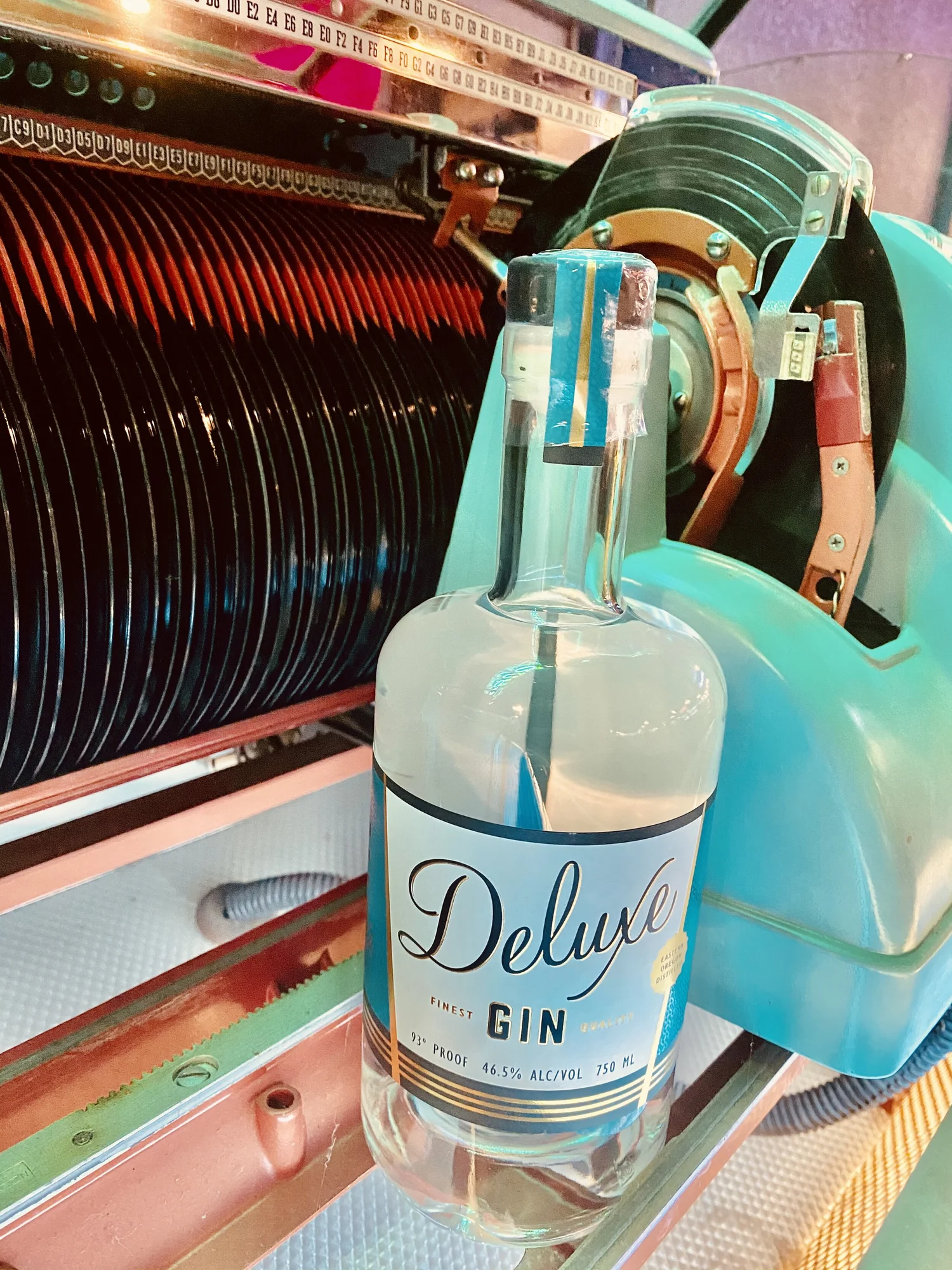 Deluxe Gin — Oregon Grain Growers Brand Distillery