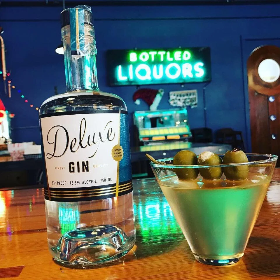 Deluxe Gin — Oregon Grain Growers Brand Distillery