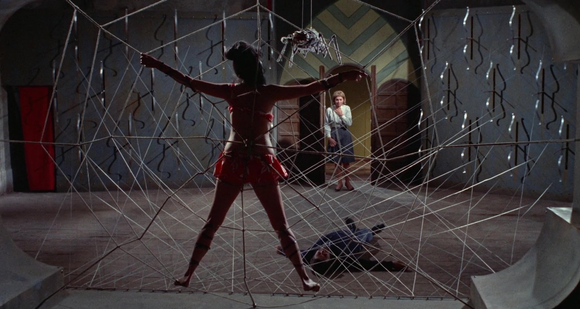 NST #1196: Bloody Pit of Horror (1965) — The Vault of Culture
