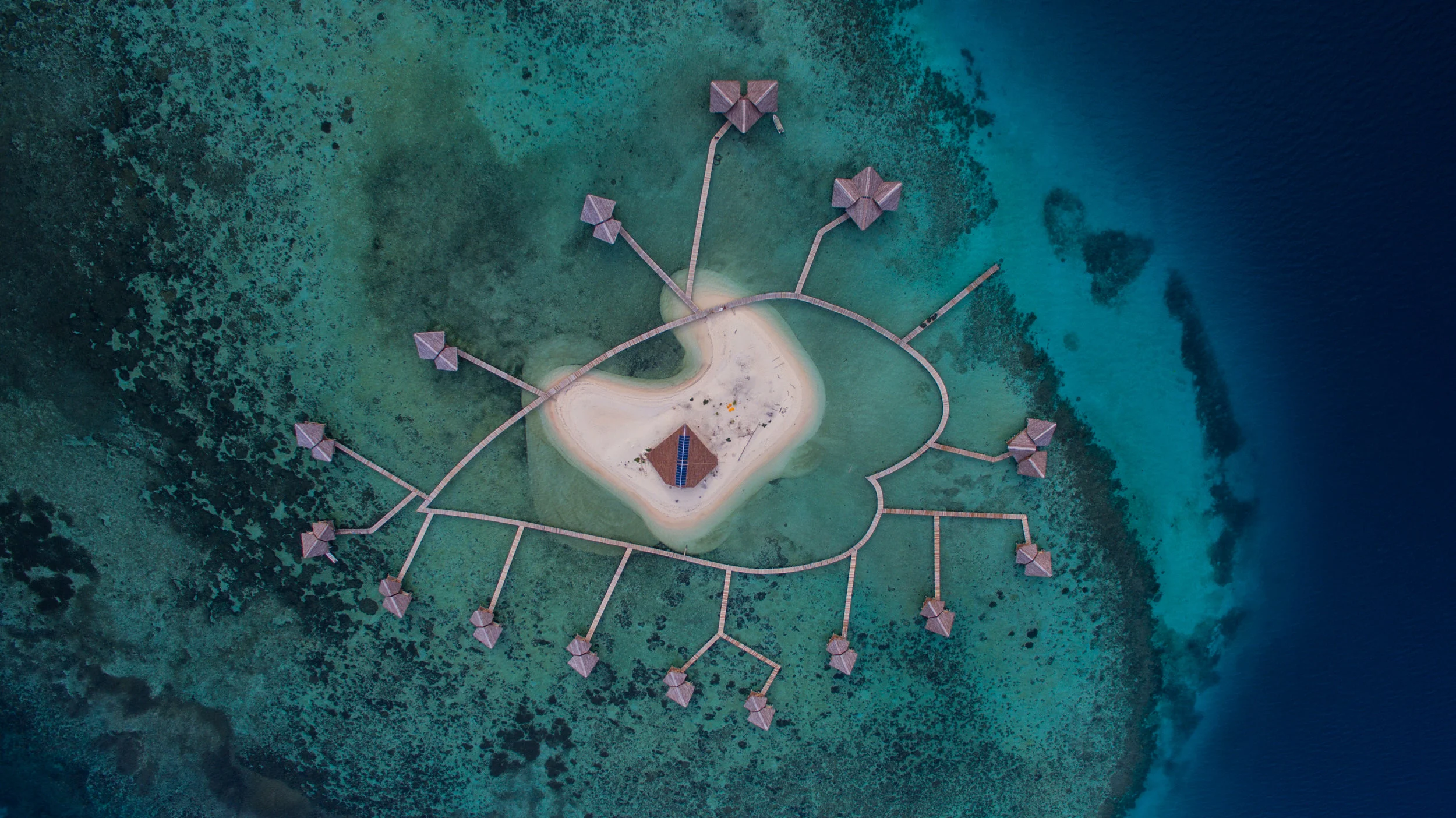 Pulo Cinta Eco Resort — Room + Wild
