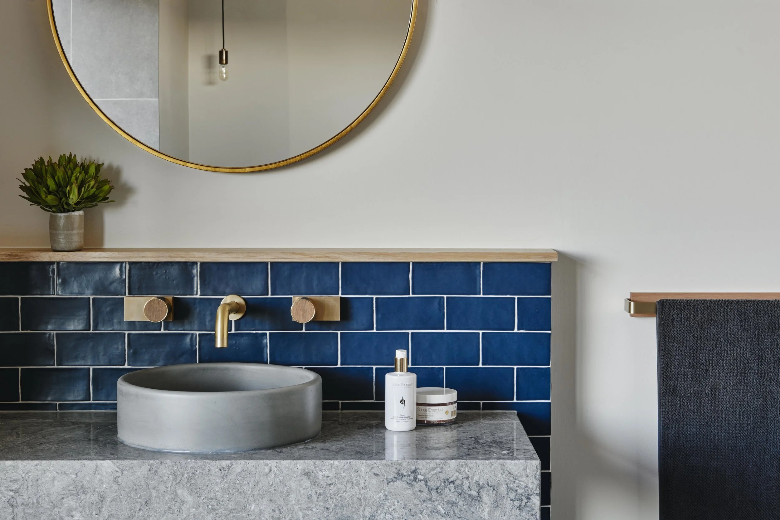 Lon Retreat, Australia — Room + Wild