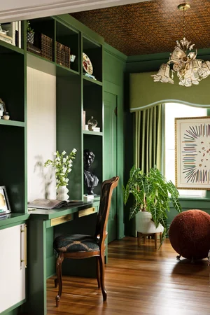 8 Office Style Ideas to Make Your Workday Glamorous — LISA GILMORE ...