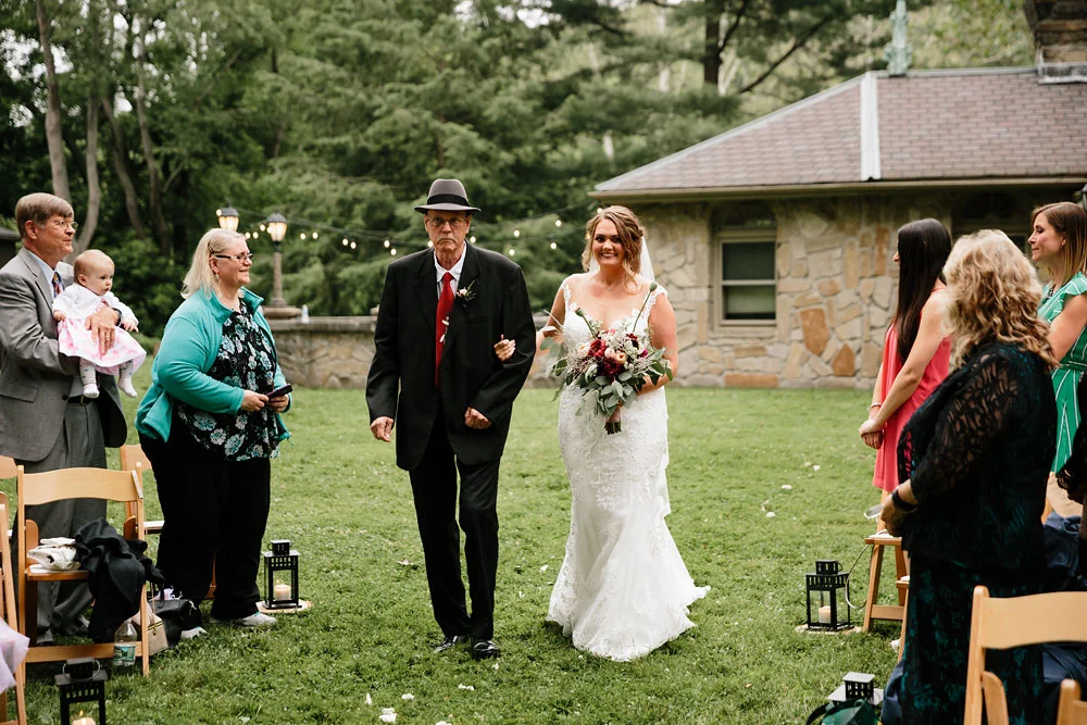 Chelsea + Ryan's Beautiful Rainy Wedding at Hines Hill Conference ...