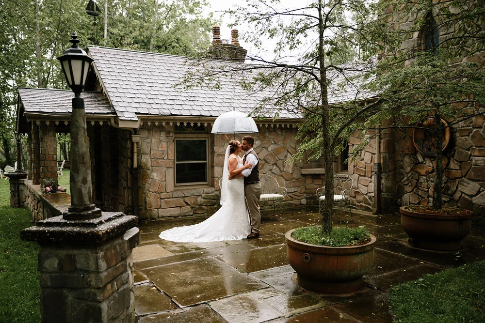 Chelsea + Ryan's Beautiful Rainy Wedding at Hines Hill Conference ...