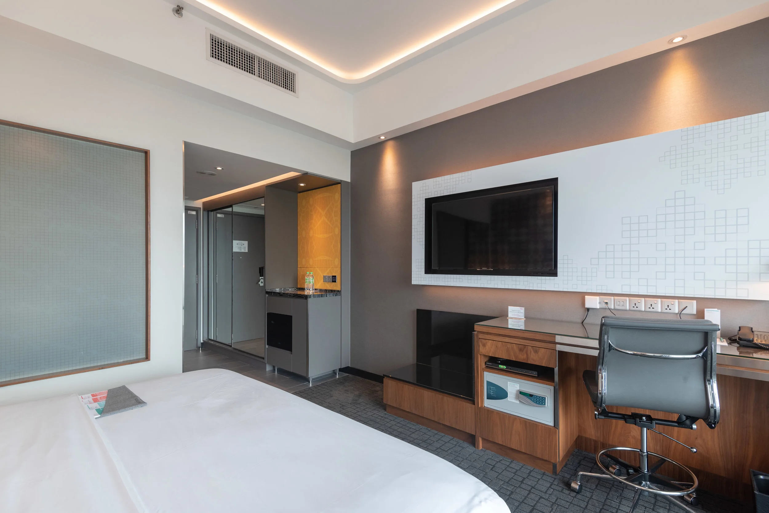 Hotel Review: Le Meridien Kuala Lumpur (Le Meridien Club Room ...