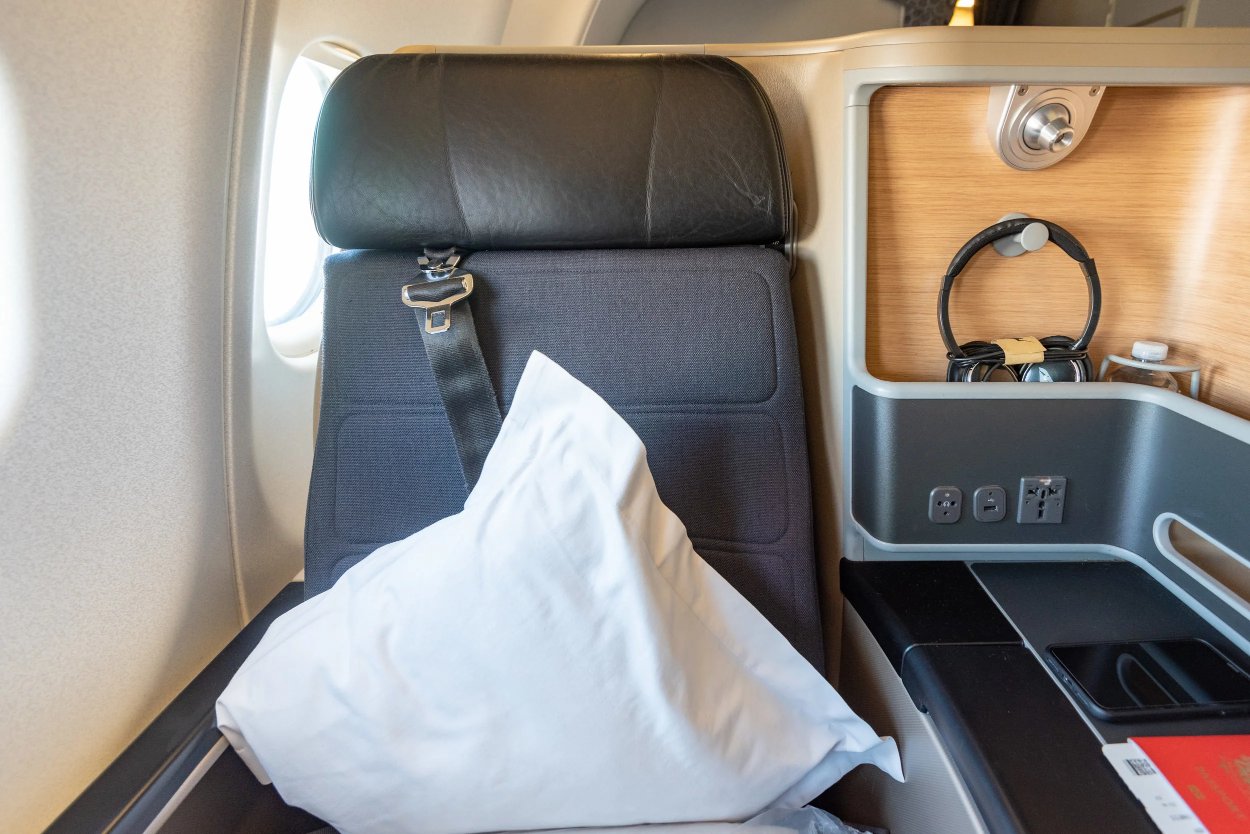 Trip Report: Qantas Business Class QF37 A330-300 - MEL to SIN ...