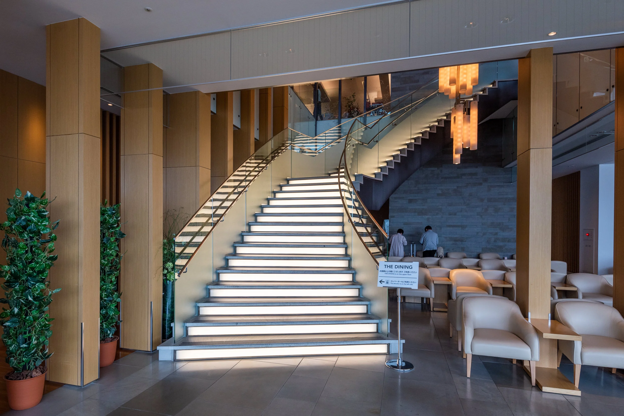 Lounge Review: Japan Airlines Sakura Lounge (Terminal 2) - Narita ...