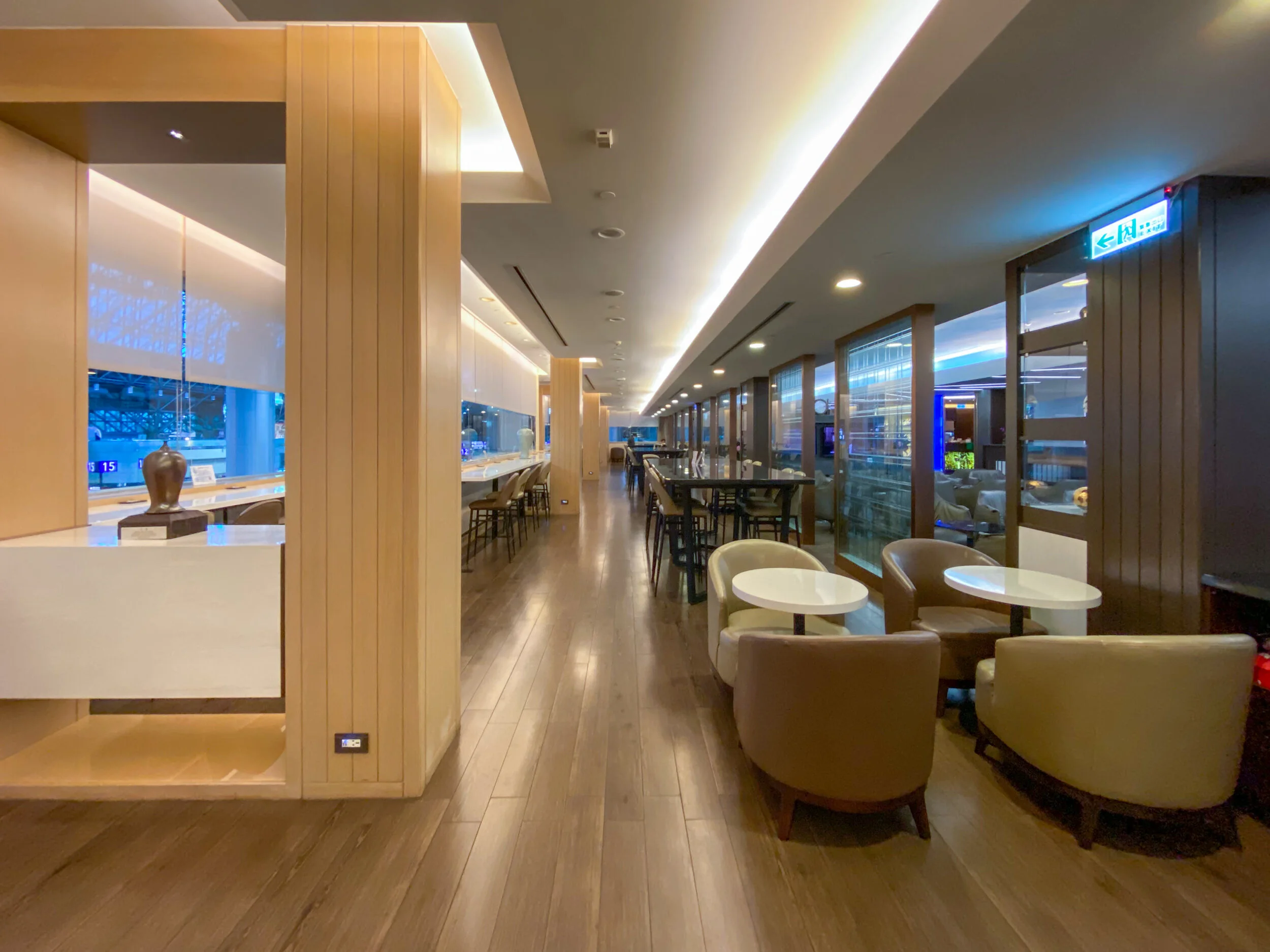 Lounge Review: Plaza Premium Lounge (Singapore Changi Airport) — The ...