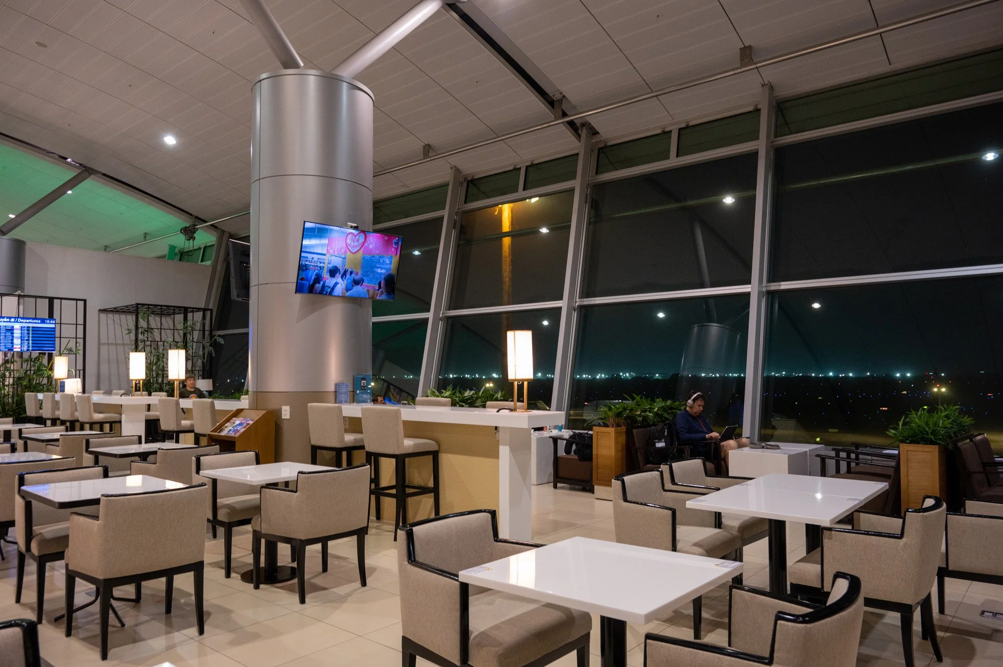 Lounge Review: Vietnam Airlines Lotus Lounge (International Terminal ...