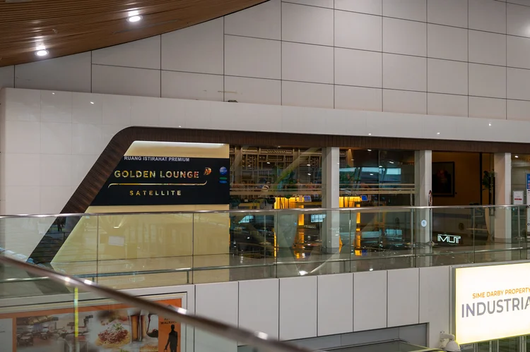Lounge Review: Malaysia Airlines Satellite Golden Lounge - Kuala Lumpur ...