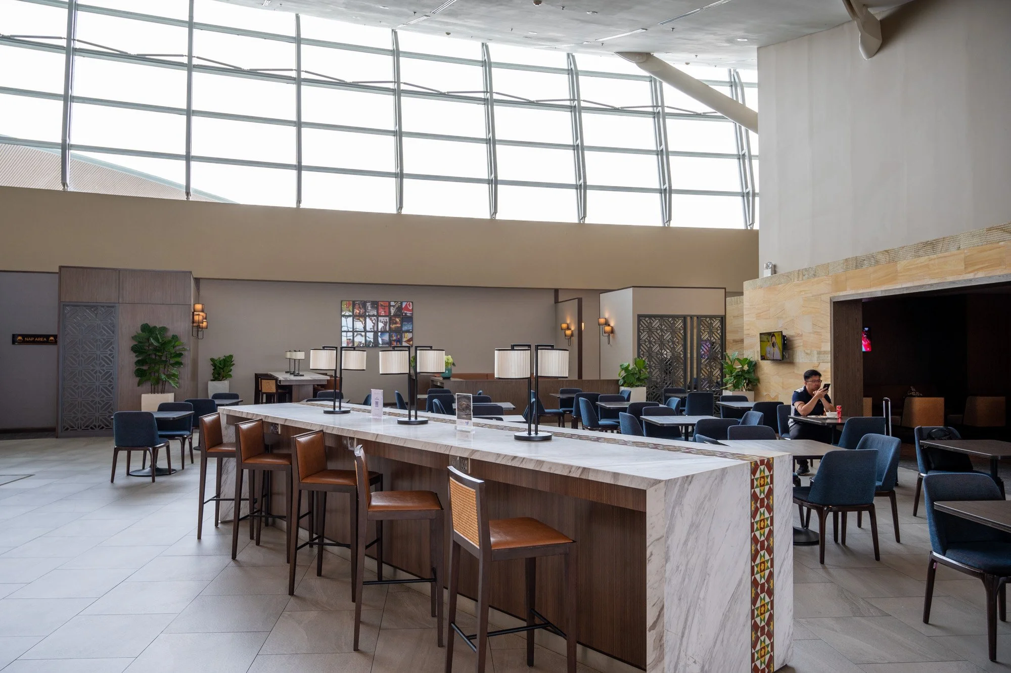 Lounge Review: Malaysia Airlines Regional Golden Lounge (Main Terminal ...