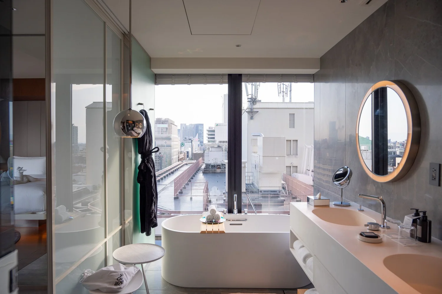 Hotel Review: W Osaka (Marvelous Suite) - Best Luxury Hotel in Osaka ...