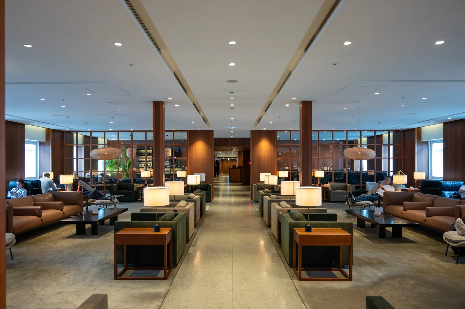Lounge Review: Cathay Pacific Lounge - Taoyuan International Airport ...