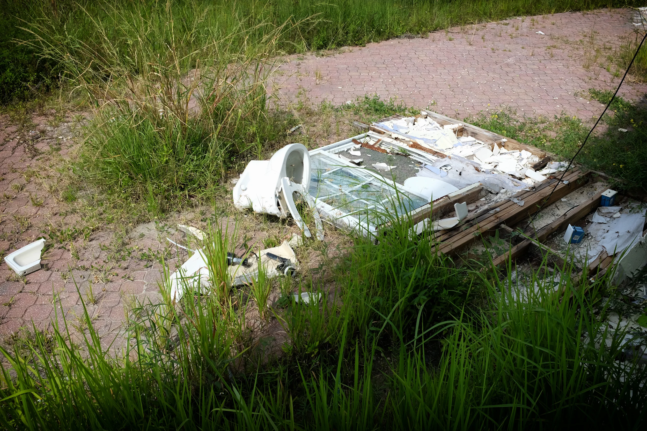 Urban Decay Somewhere in Florida — Small Town Big World