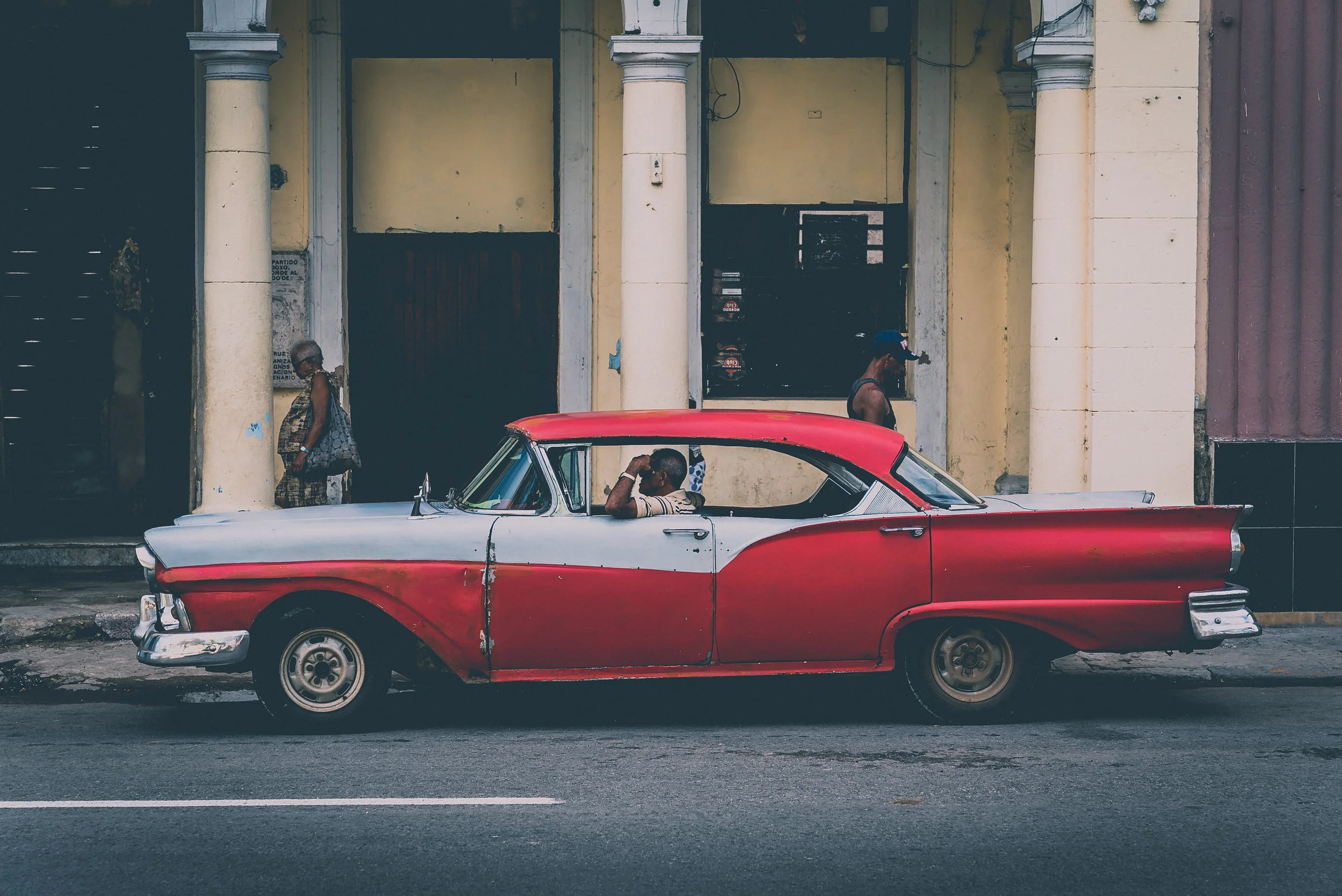 The Cars of Cuba — Small Town Big World