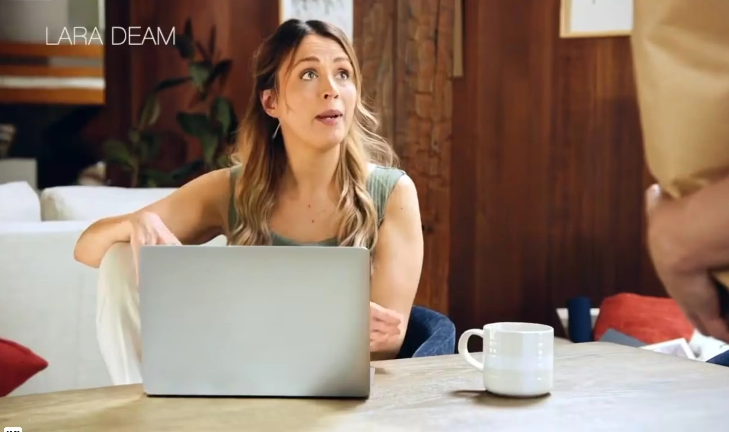 Lara Deam | Drama & Comedy Actress | Melbourne