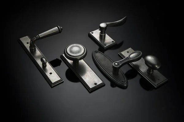 Hamilton — Elegance in Hardware and Bath