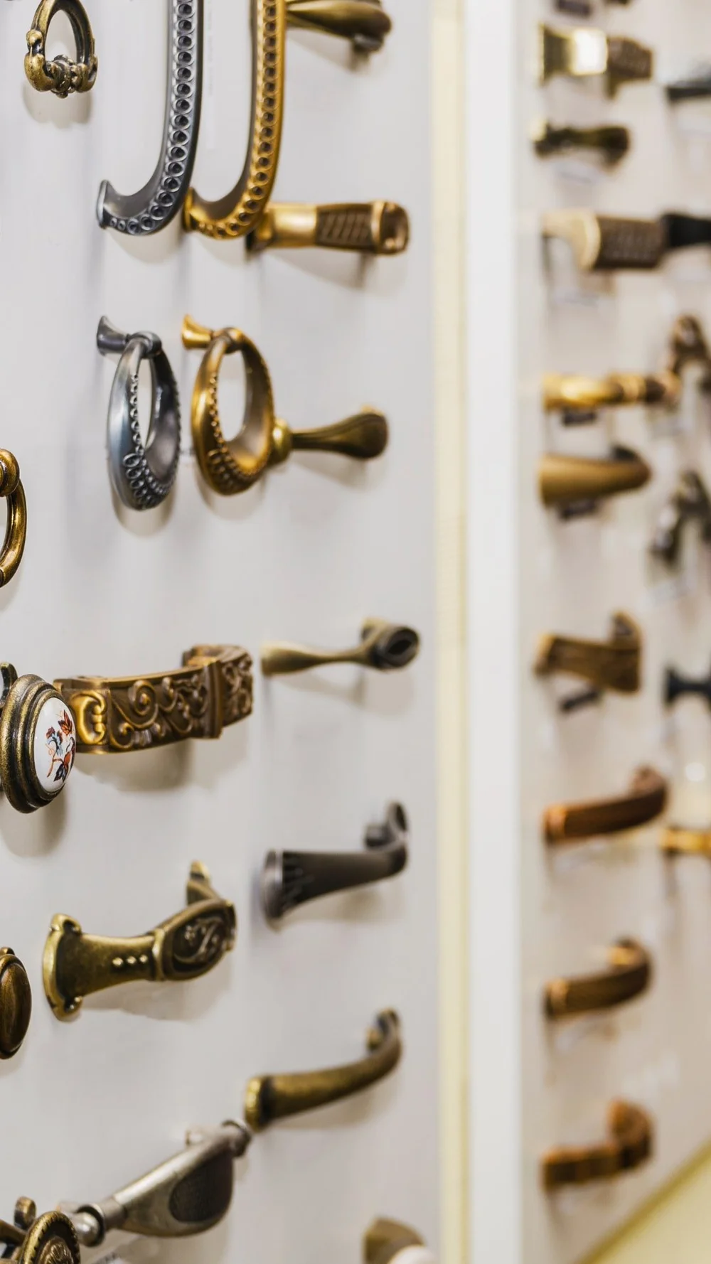 Table Hardware Inspiration: Creative Ways to Personalize Your Furniture ...