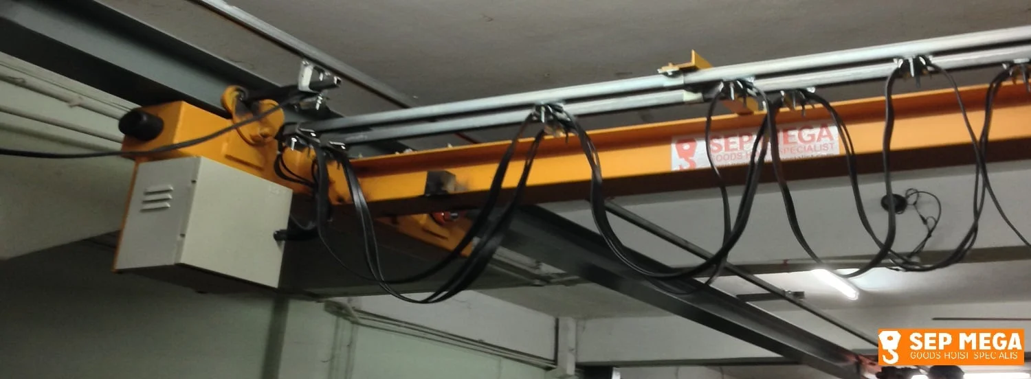 SEP MEGA -goods hoist specialist