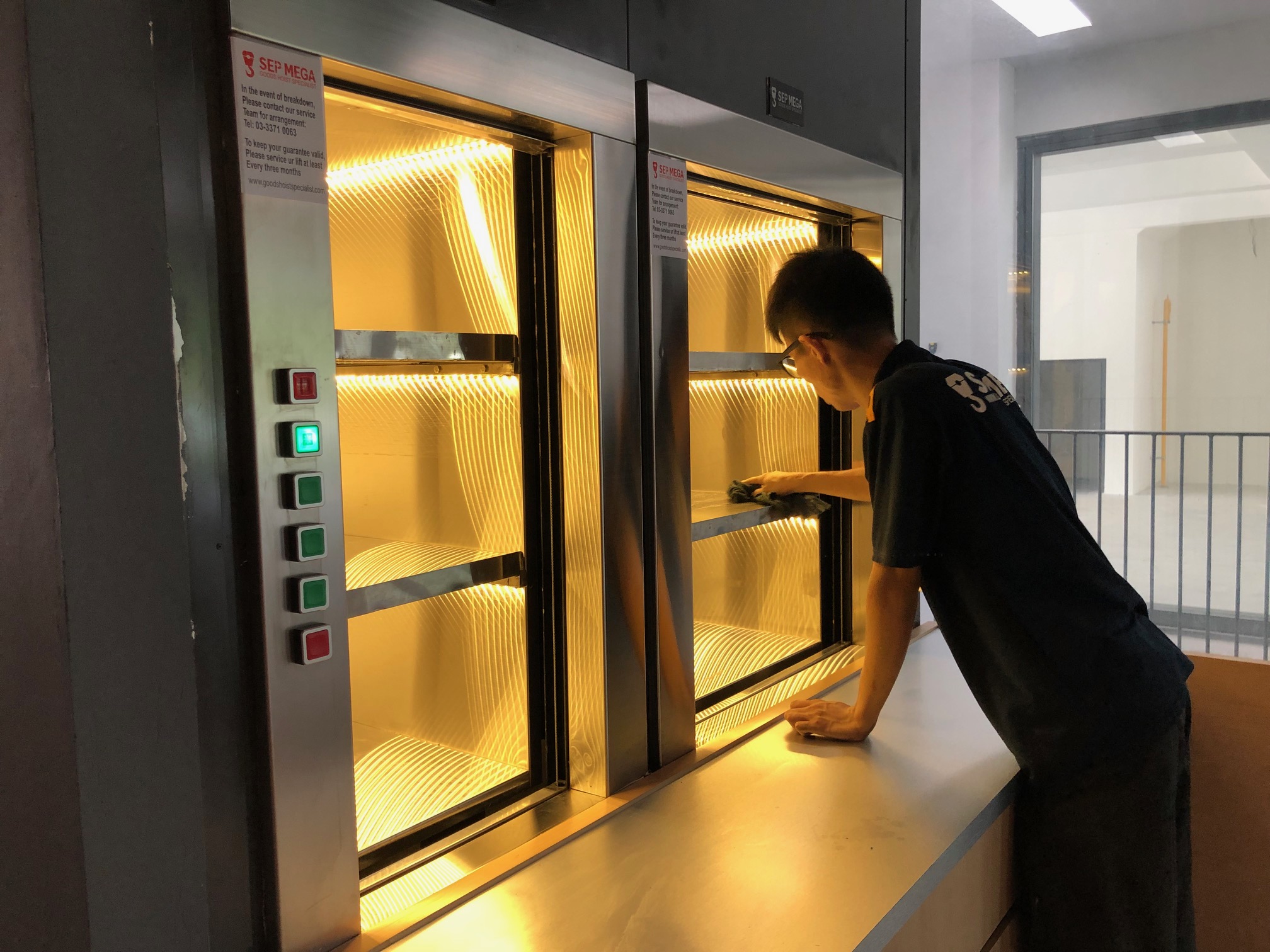 Food Lifts (Dumbwaiters) — SEP MEGA - Dock Levellers & Food Lifts ...