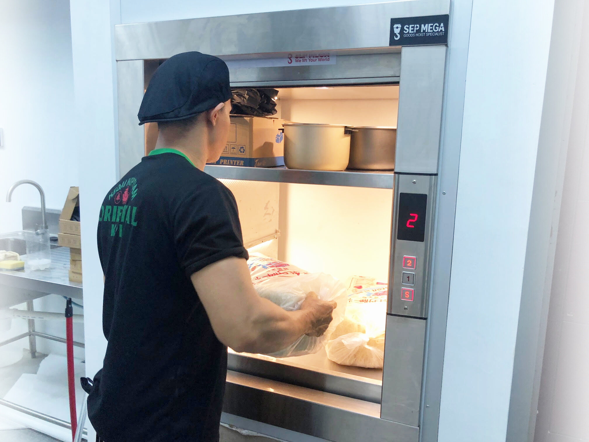 Food Lifts (Dumbwaiters) — SEP MEGA - Dock Levellers & Food Lifts ...