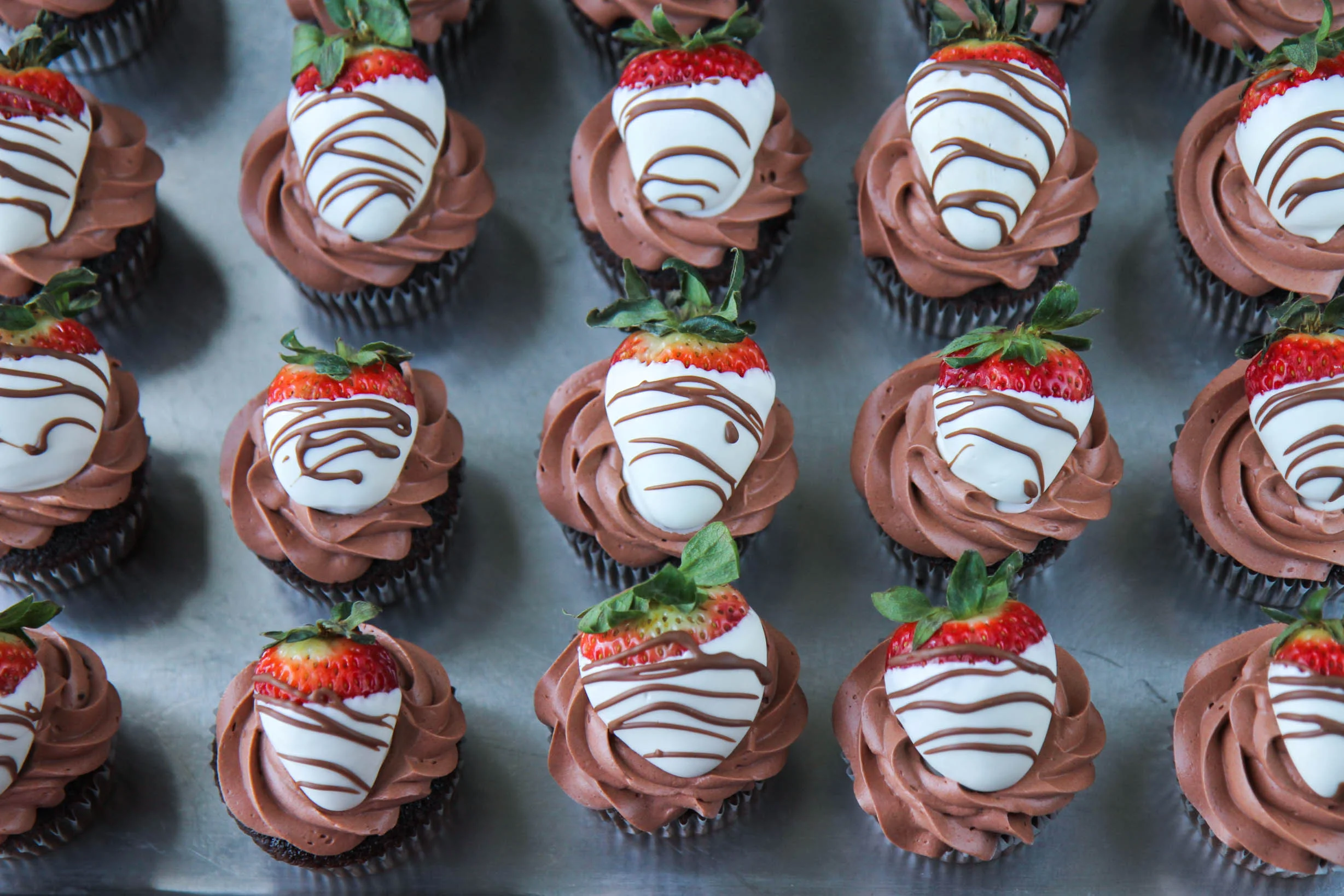 Super Moist Chocolate Cupcakes — Vicky Pham