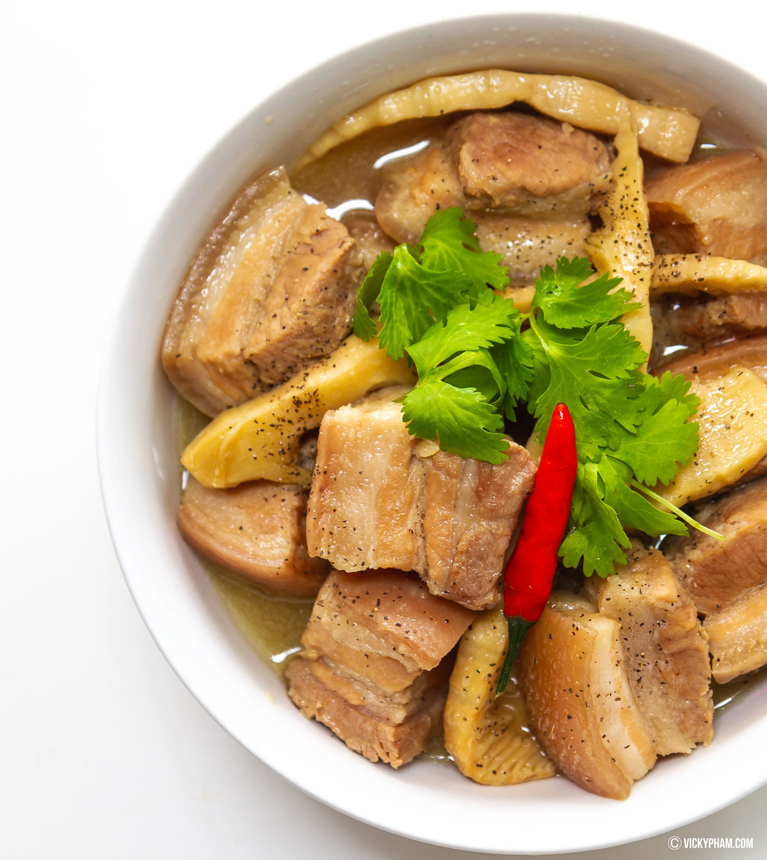 Vietnamese Caramelized Pork Belly with Young Bamboo Shoots (Thit Ba Chi ...