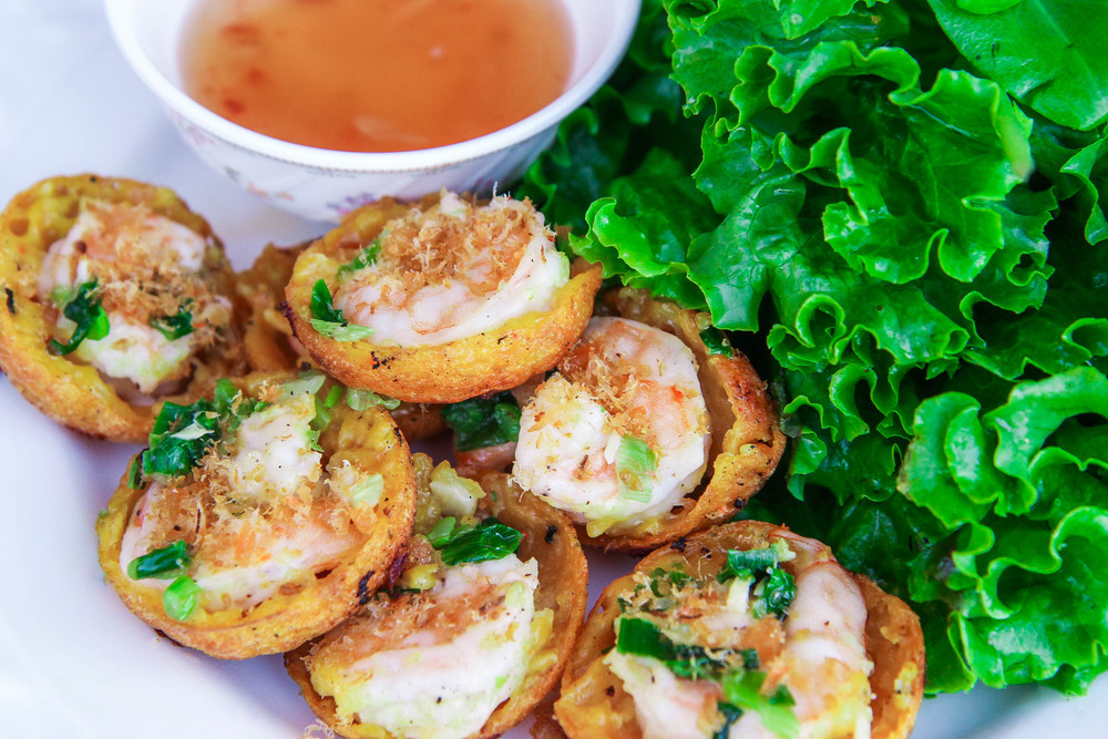 Vietnamese Simple Deep-Fried Shrimp (Tôm Chiên Giòn) — Vicky Pham