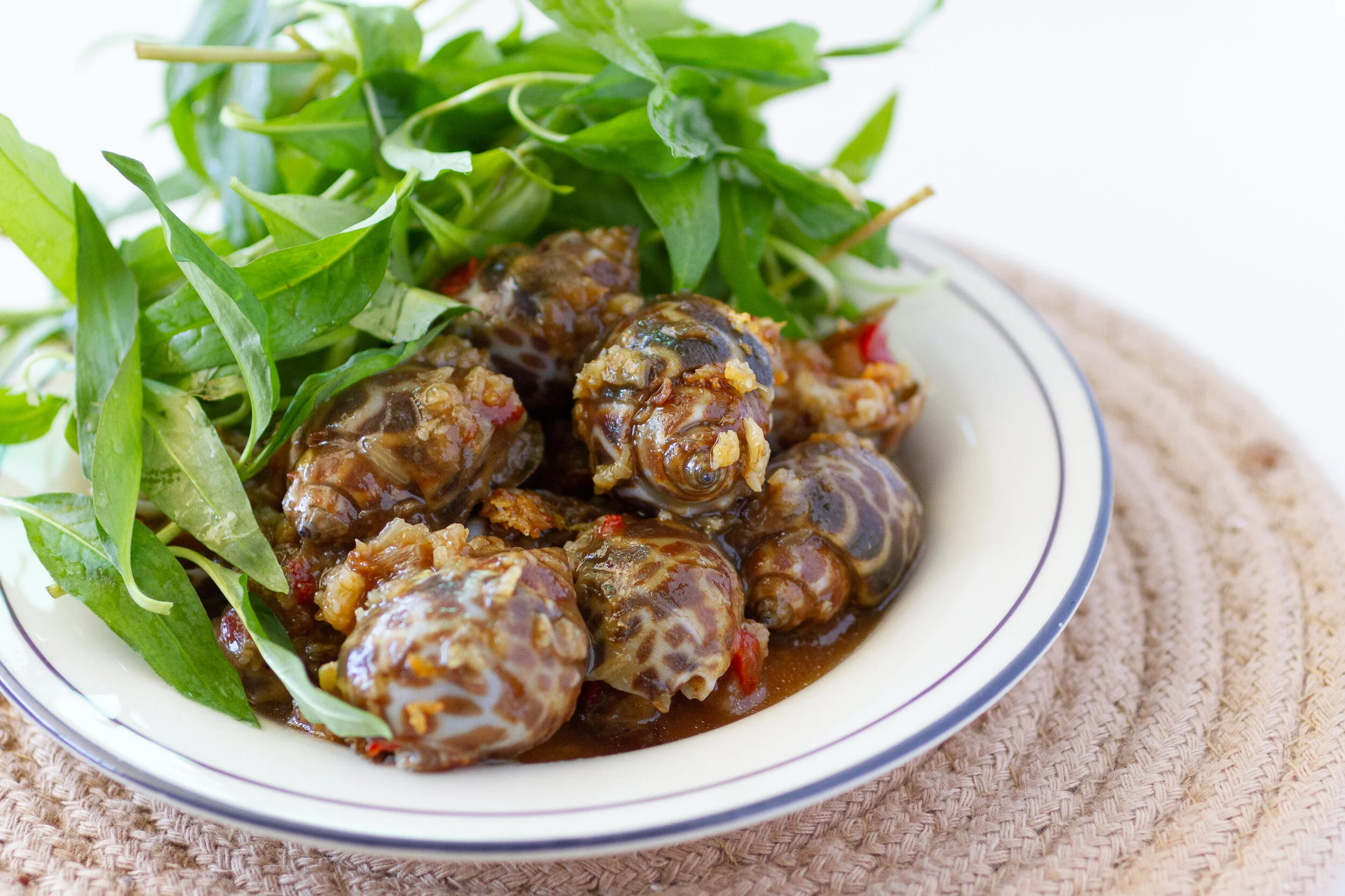 Periwinkle Escargot with Sweet & Sour Tamarind Sauce (Ốc Xào Me ...