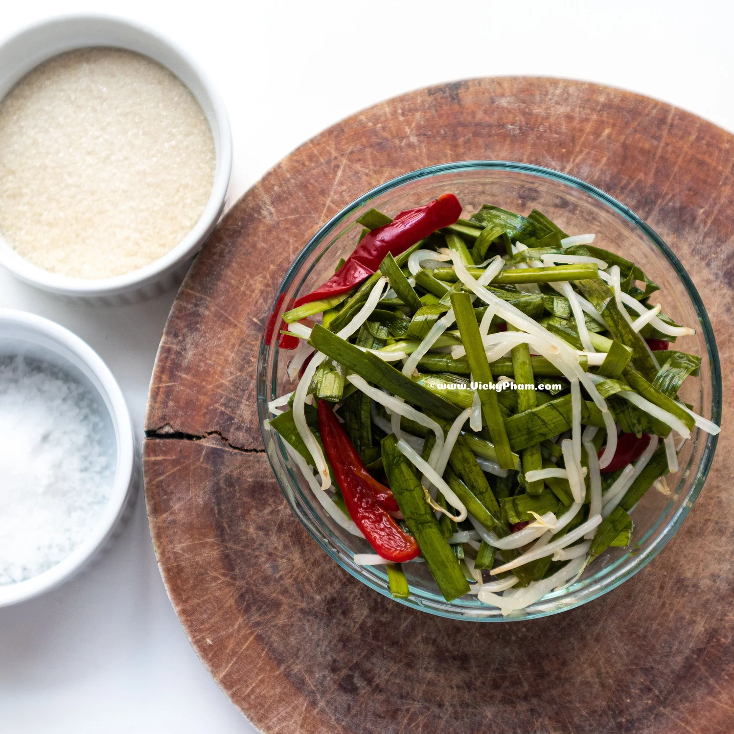 Vietnamese Pickled Bean Sprouts with Garlic Chives (Dưa Giá) — Vicky Pham