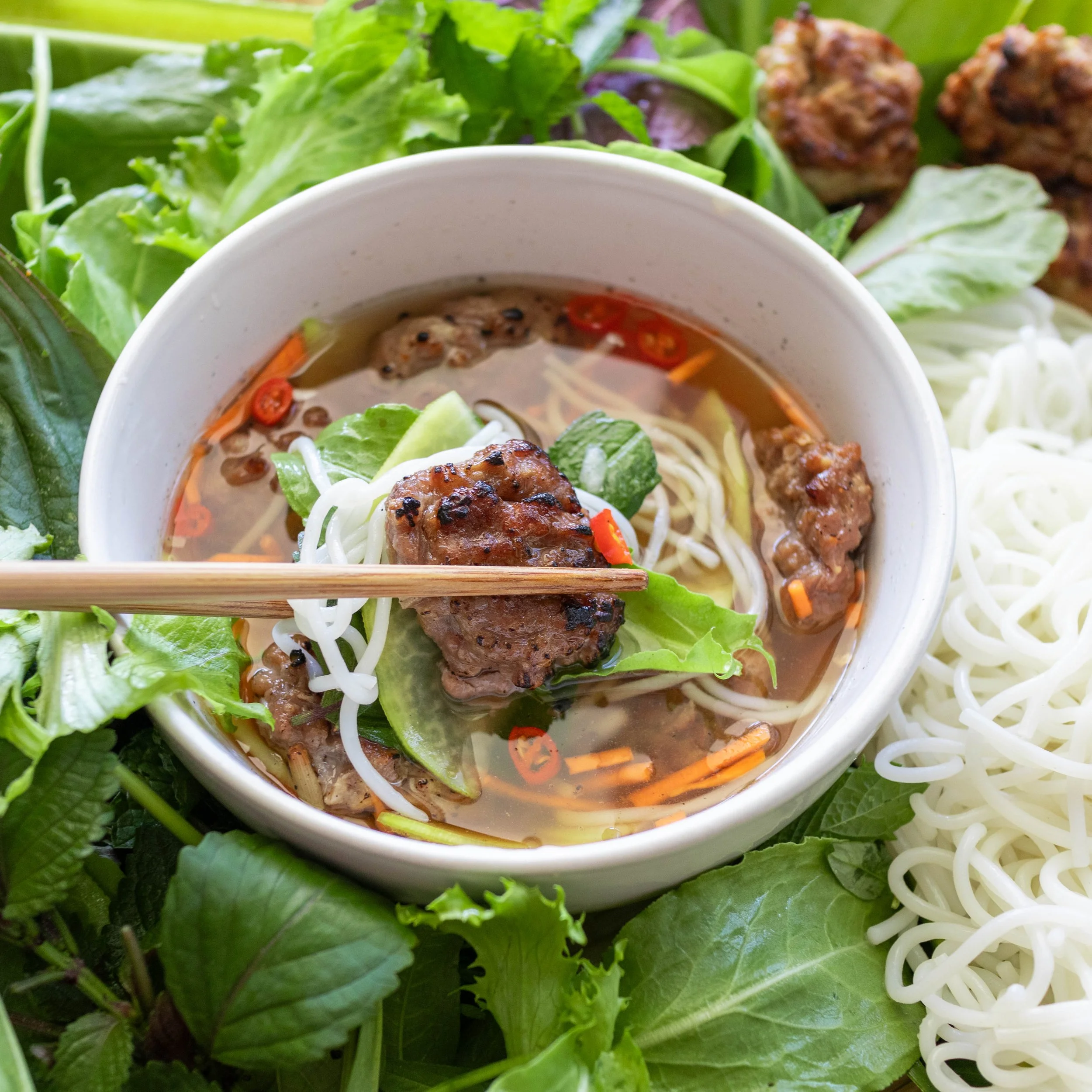 Northern Vietnam Vermicelli Noodles with Grilled Pork Meatballs (Bun ...
