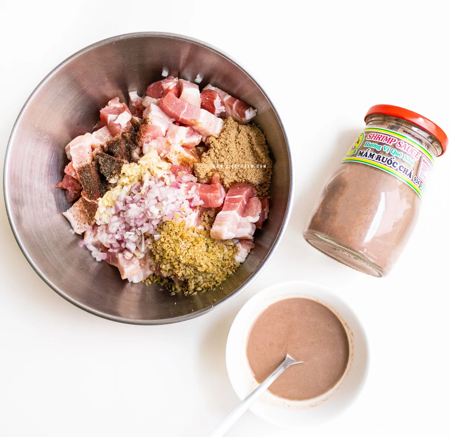 Vietnamese Caramelized Pork Belly with Fermented Shrimp Paste (Thịt Xào ...