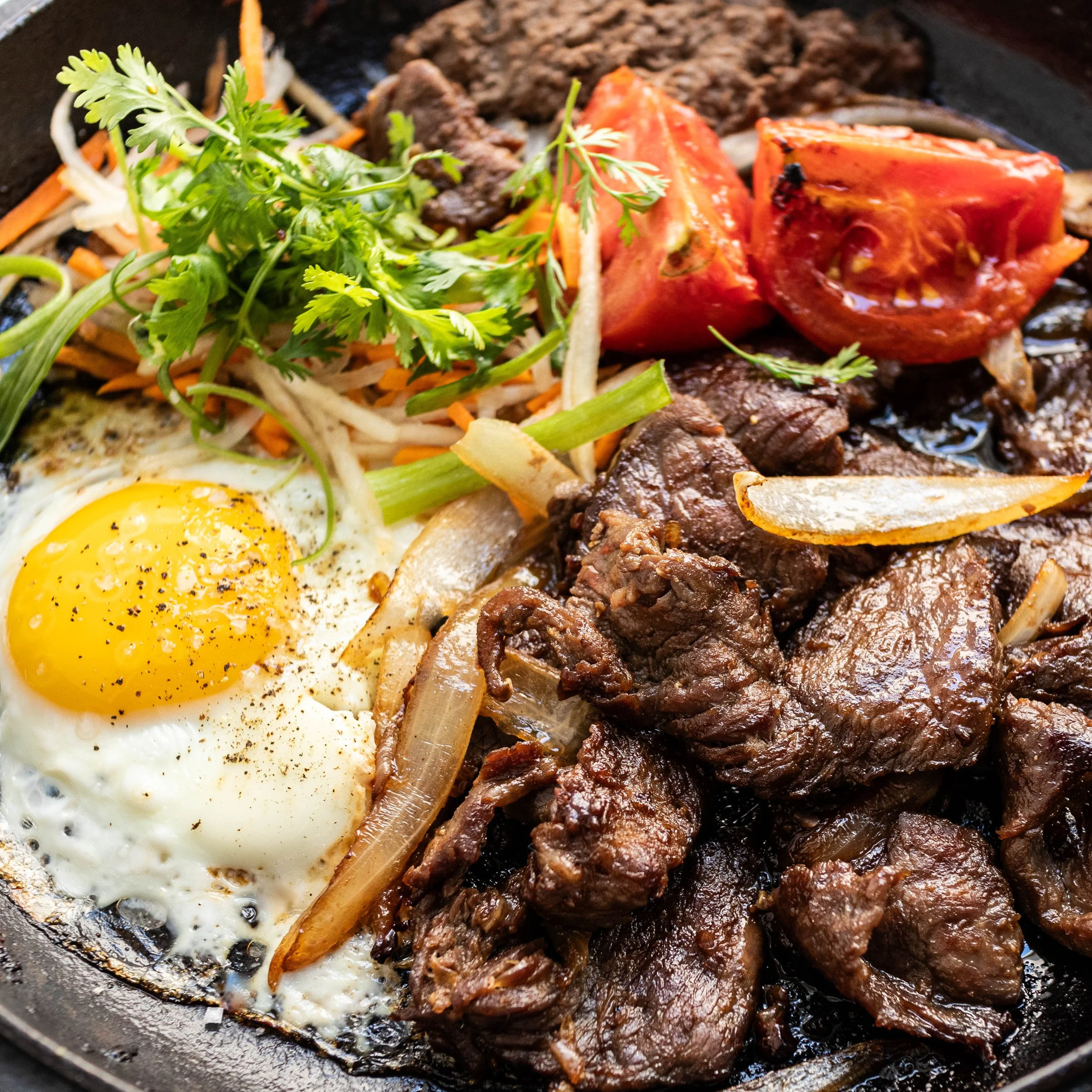 Vietnamese Sizzling Steak and Eggs (Bò Né) — Vicky Pham
