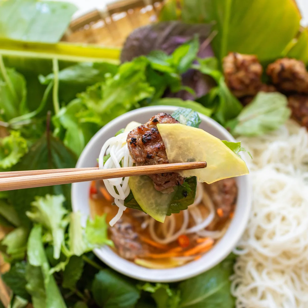 Northern Vietnam Vermicelli Noodles with Grilled Pork Meatballs (Bun ...