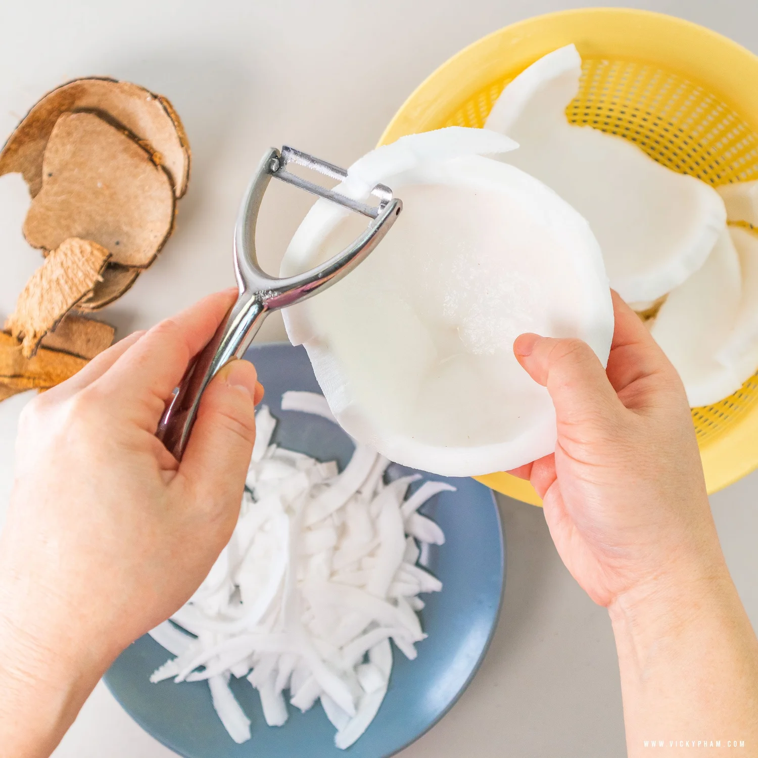 Vietnamese Candied Coconut Ribbons for Lunar New Year (Mứt Dừa) — Vicky ...