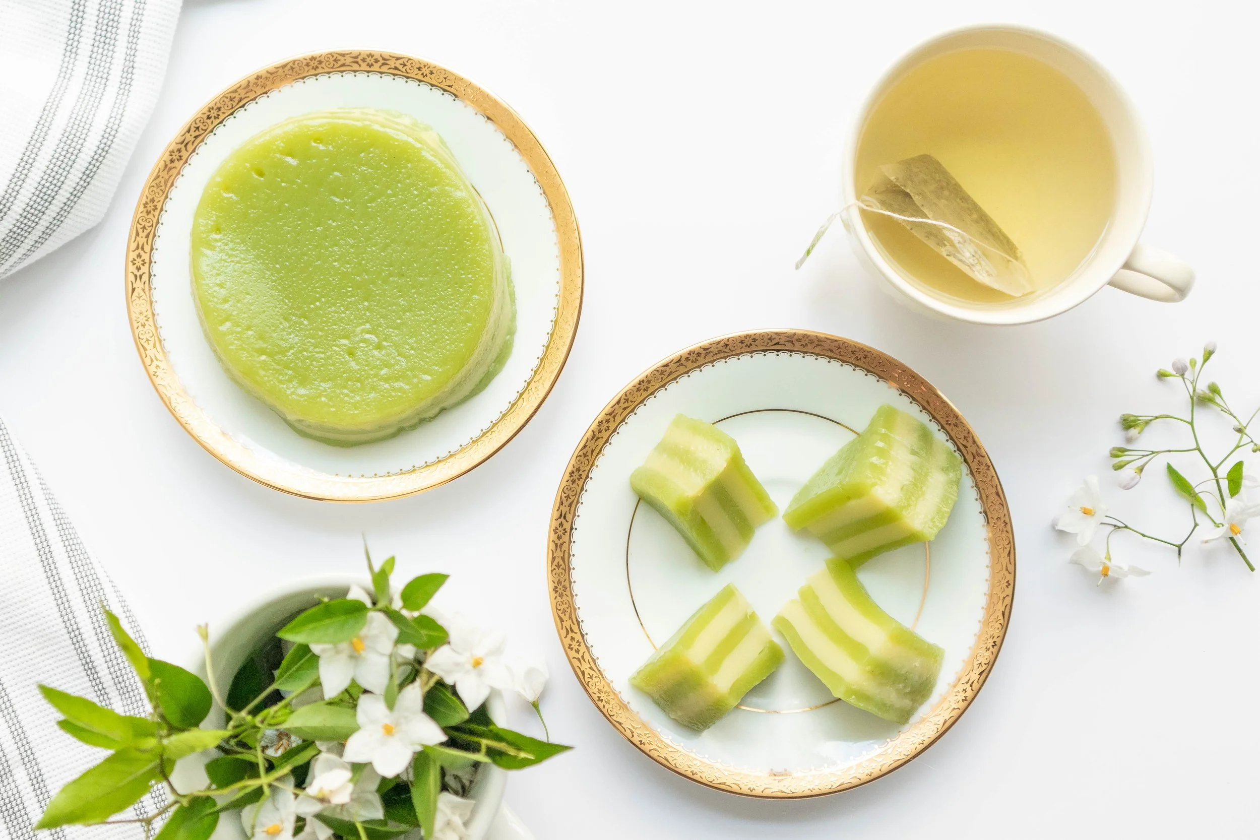 Vietnamese Steamed Layer Cake with Pandan and Mung Bean Paste (Banh Da ...