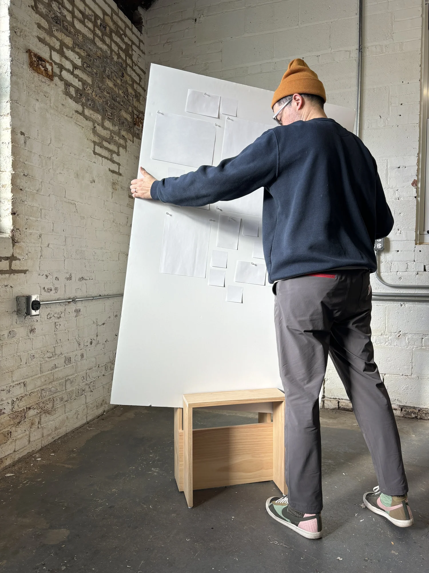 The Studio Stool — Manual