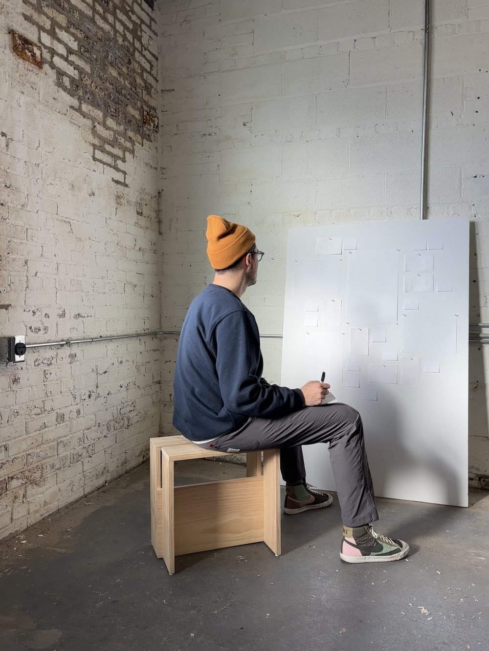 The Studio Stool — Manual