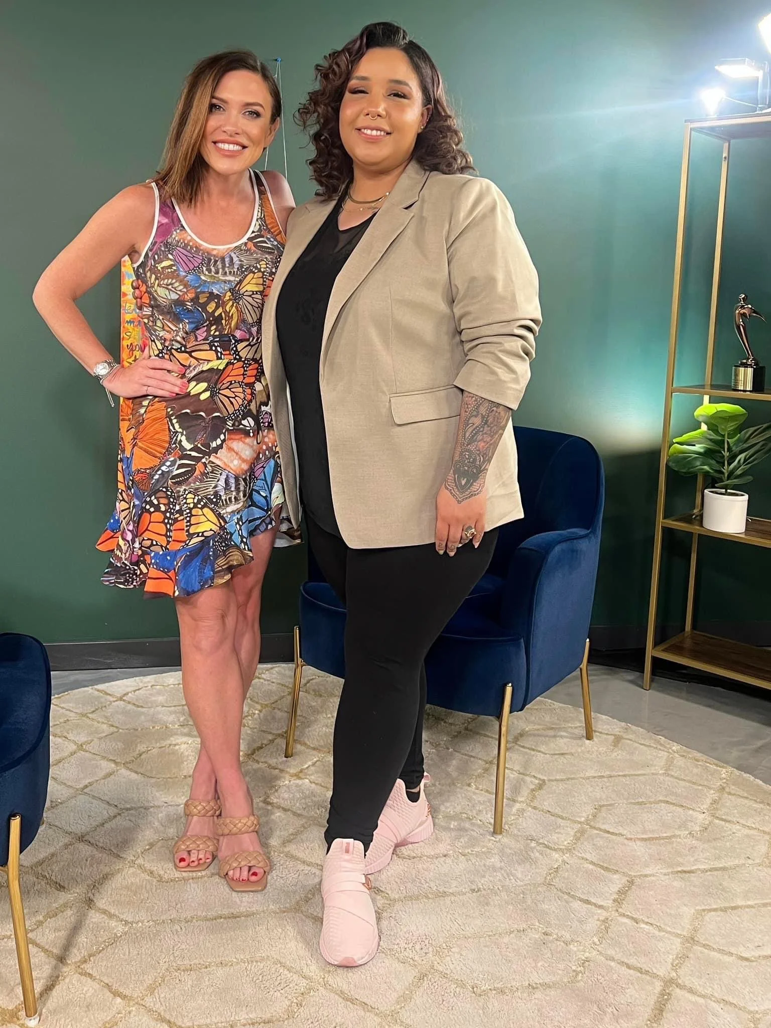 THE WHITNEY WRAP — Whitney Reynolds Show