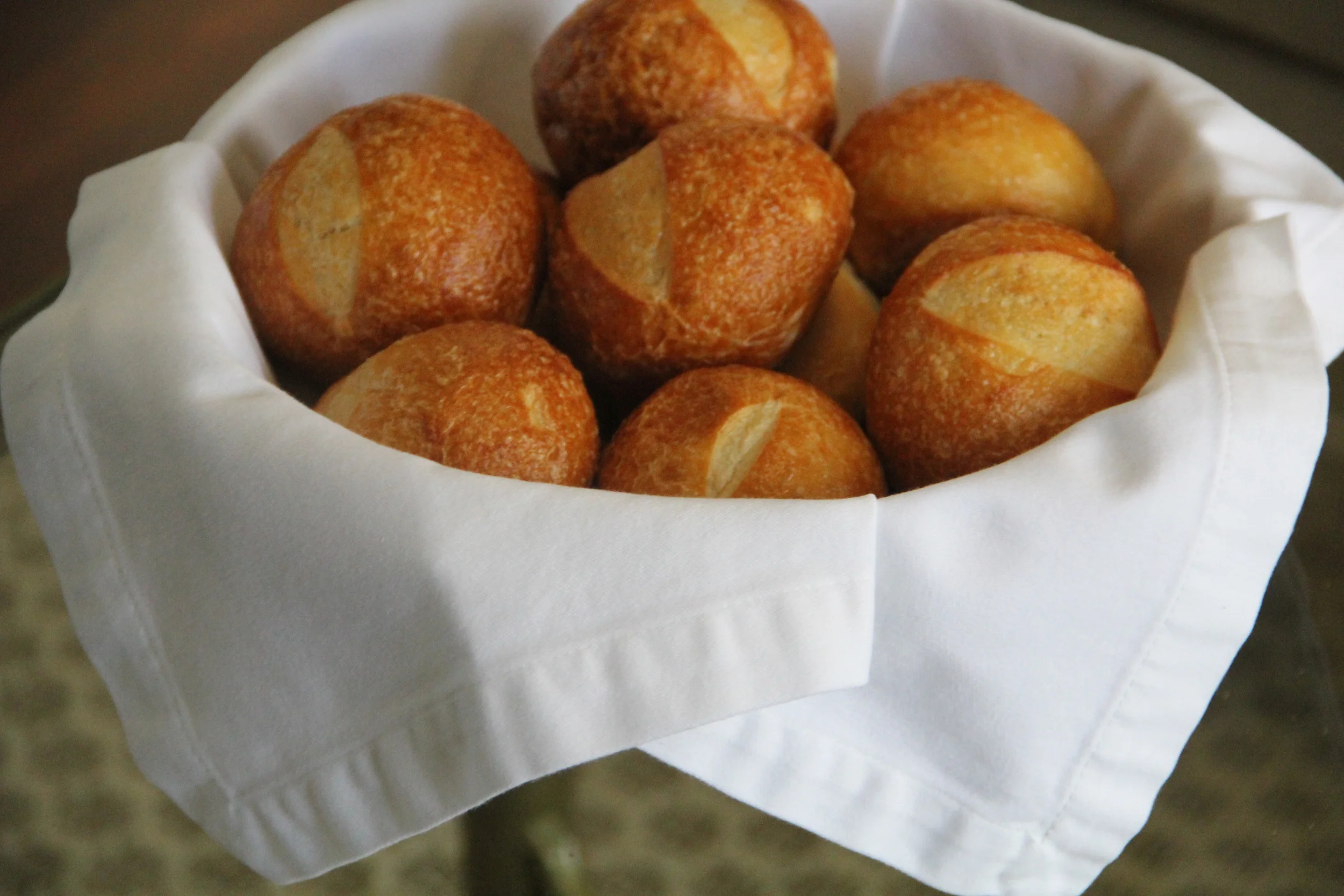 2 Napkin Folds for Serving Dinner Rolls — Redefining Domestics