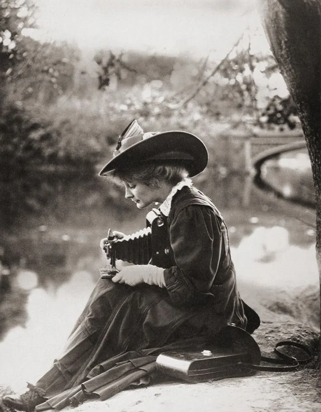 Victorian Women Photographers with Their Cameras — Online - Don't Take ...