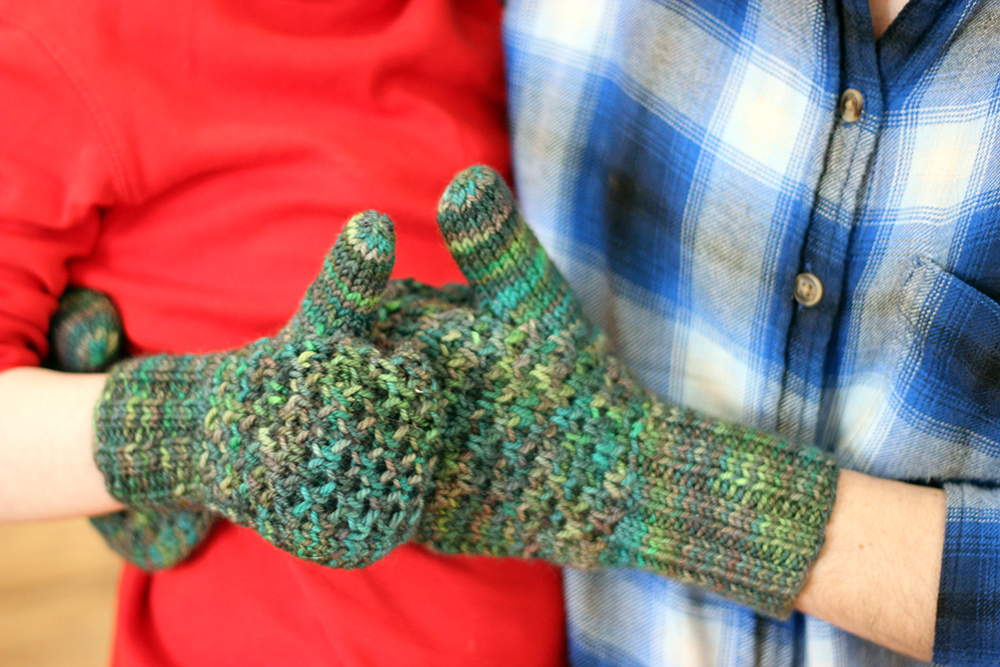 March Club Colourway & Pattern - Floe Mitts — Tanis Fiber Arts