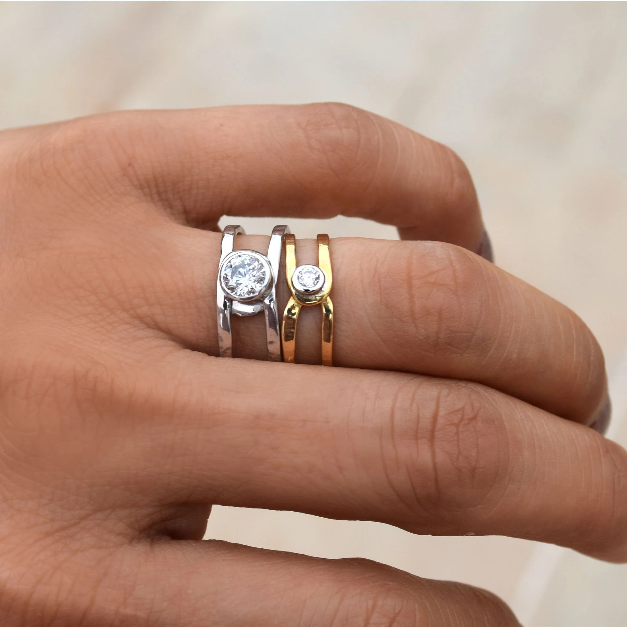 0,7 Ct Diamond Clip Ring - 18k White Gold