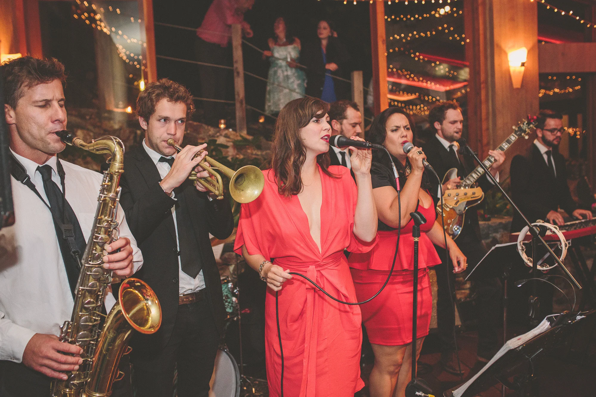 Book a dance band — Entertainment Group