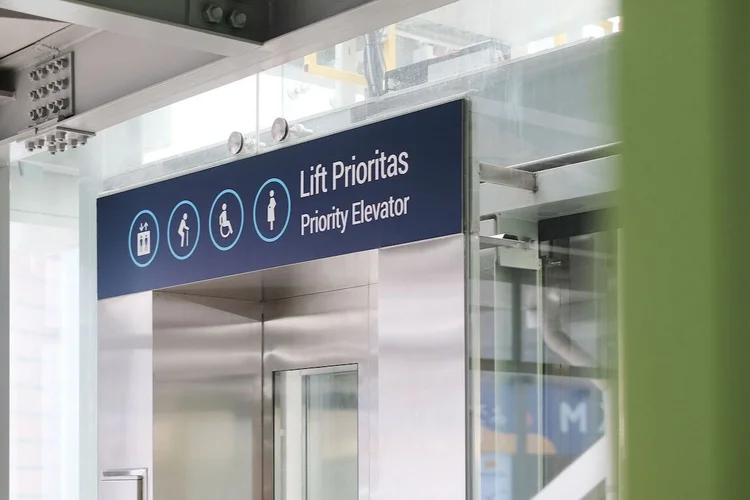 MRT Jakarta Signage / Indigo